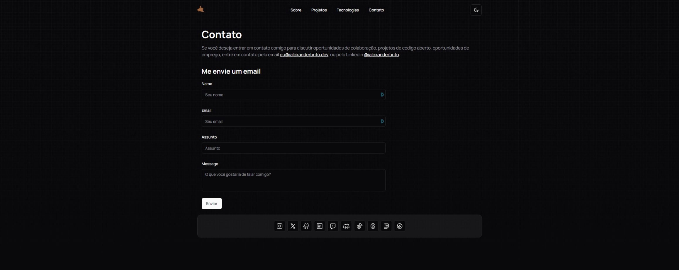 Alexander • Contato